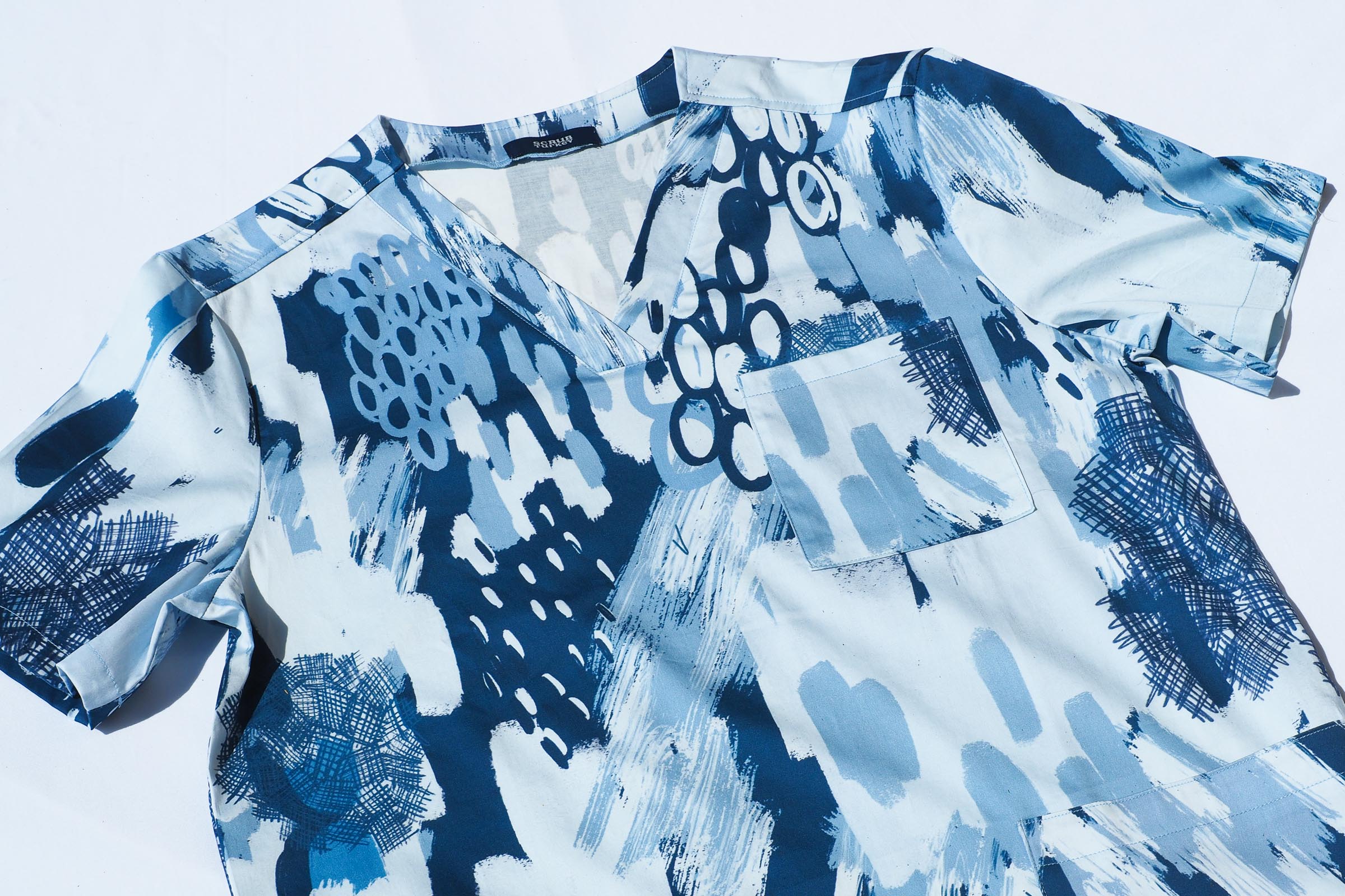 Ocean Scribbles Printed Scrub Top - Unisex – Scrub Turkey